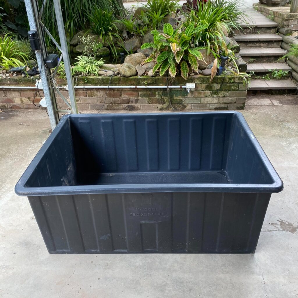TITAN 1000 litre 1550x1160x600mm rectangle pond PICK UP ONLY